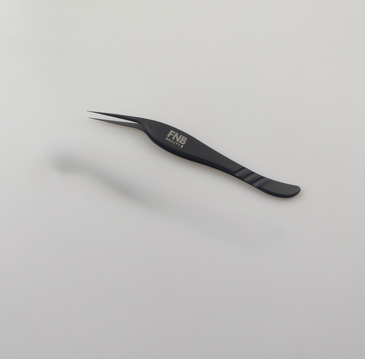 HONEY BEE isolation&fanning tweezers – FNB BEAUTY